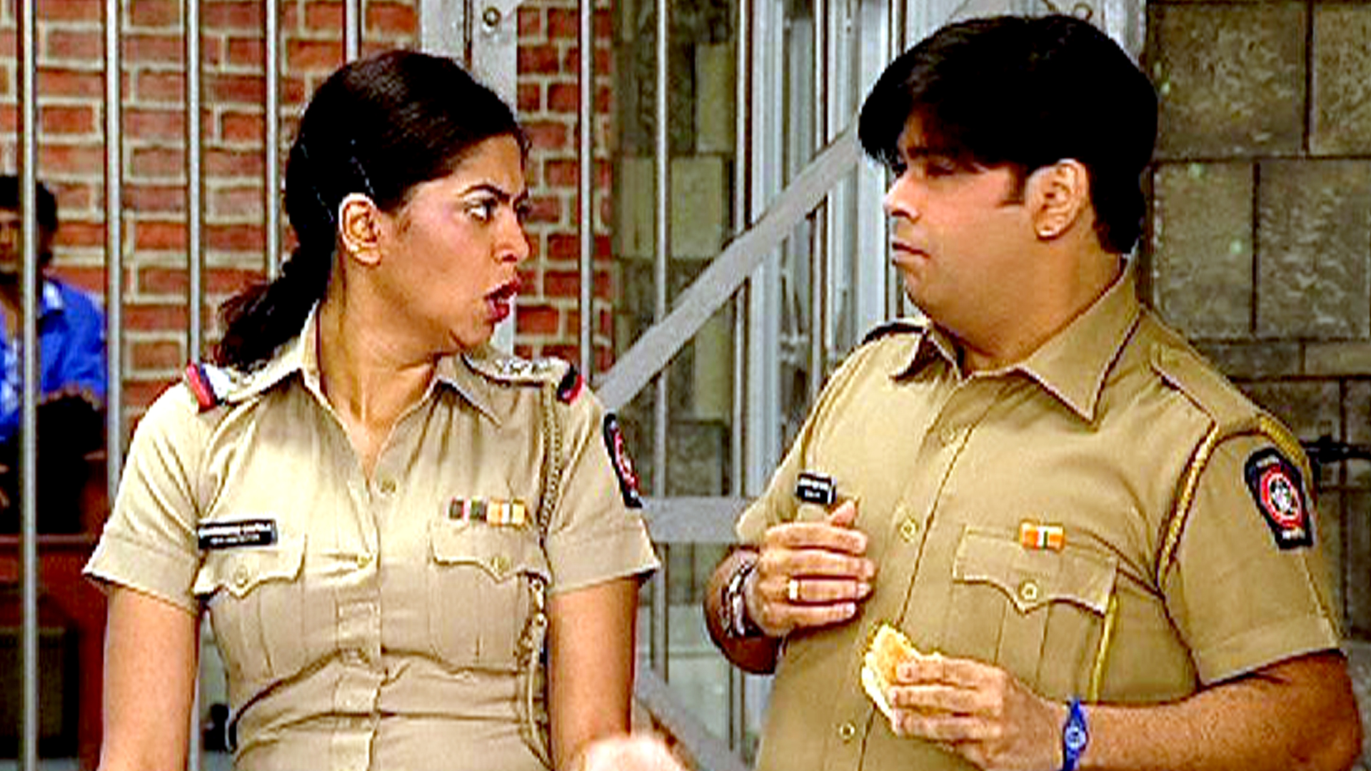 Watch FIR Episode no. 767 TV Series Online - Dog Trouble - Sony LIV