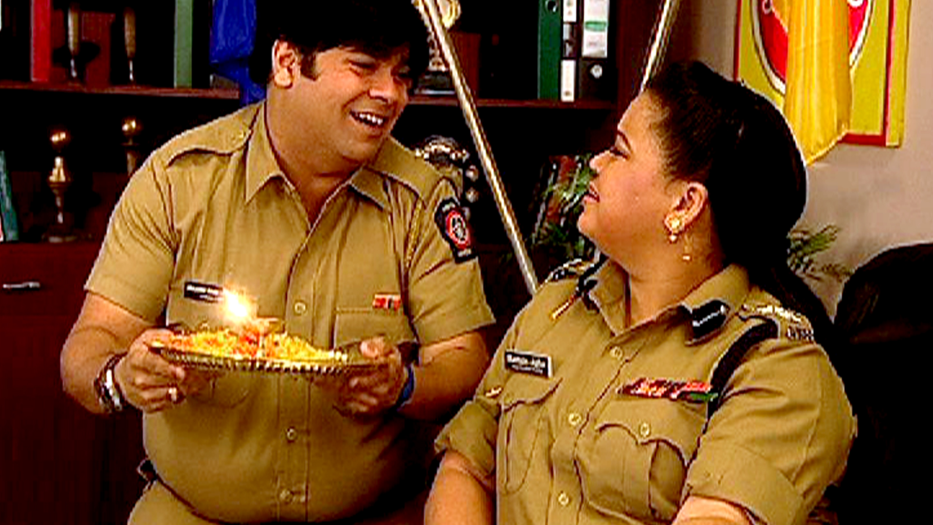 Watch FIR Episode No. 795 TV Series Online - Kamsin Aaha Is Taught A ...