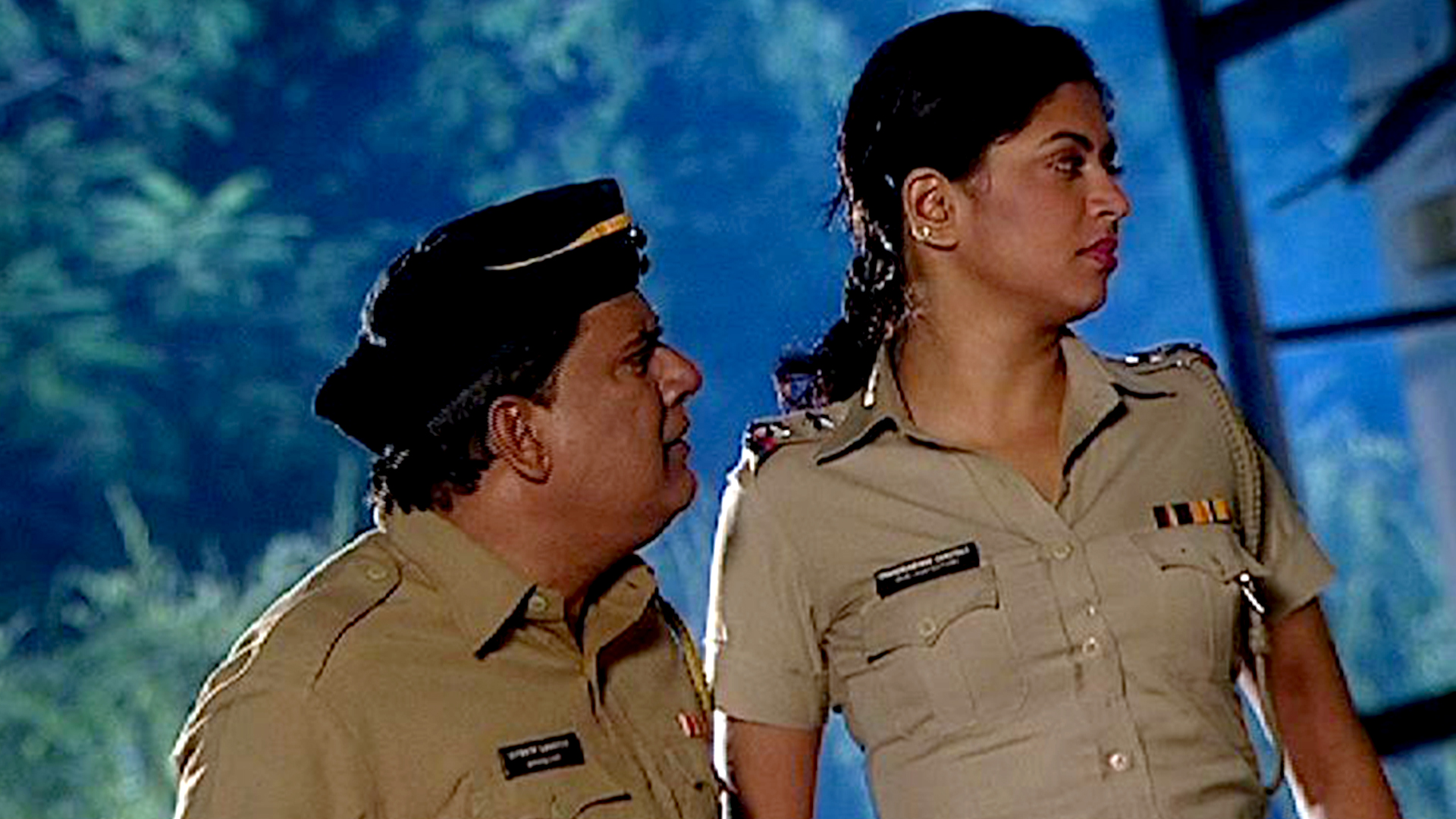 Watch FIR Episode no. 812 TV Series Online - Gopi Scared - SonyLIV