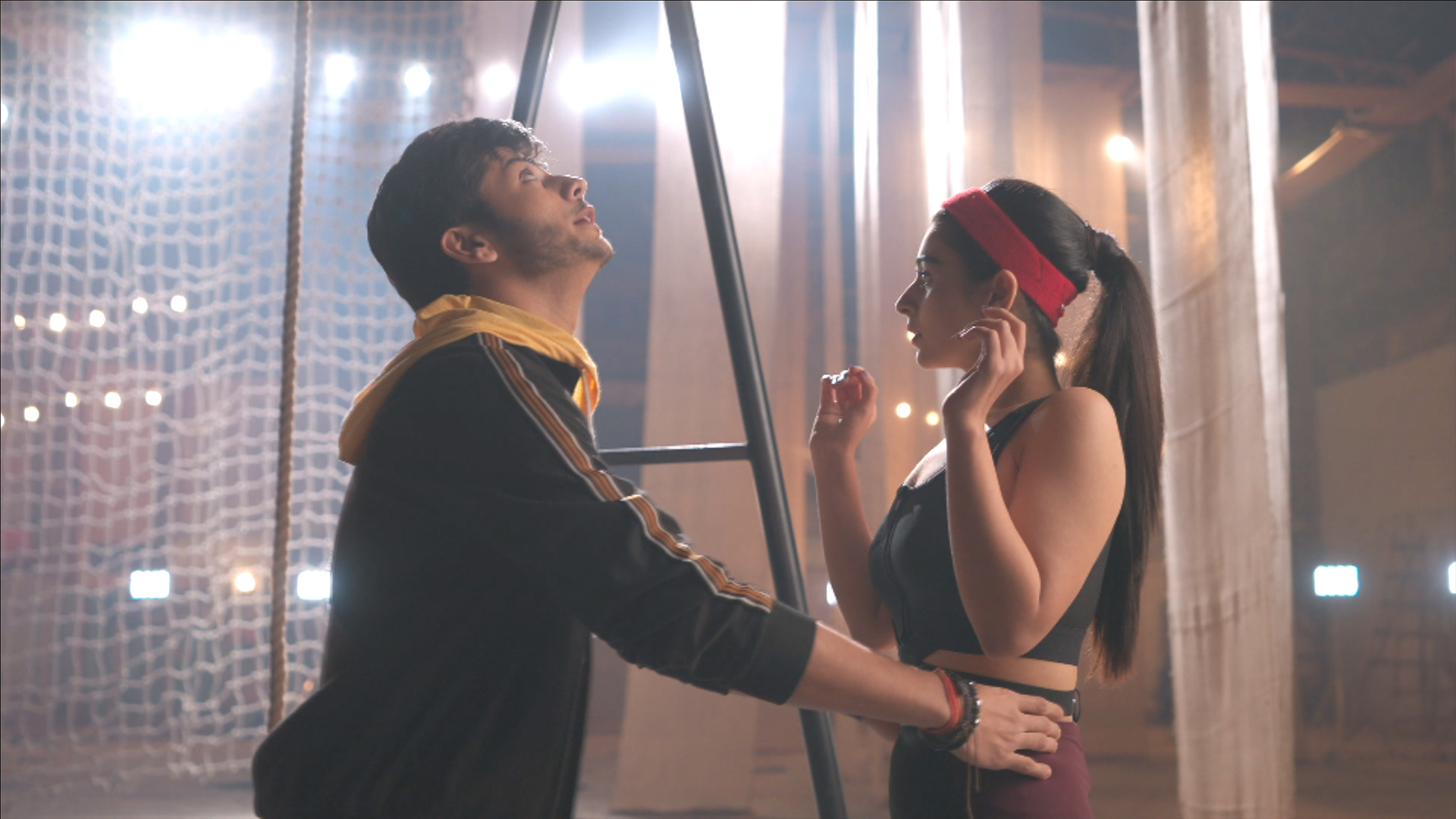 Watch Hero: Gayab Mode On Episode No. 39 TV Series Online - Veer Trains Zara - SonyLIV