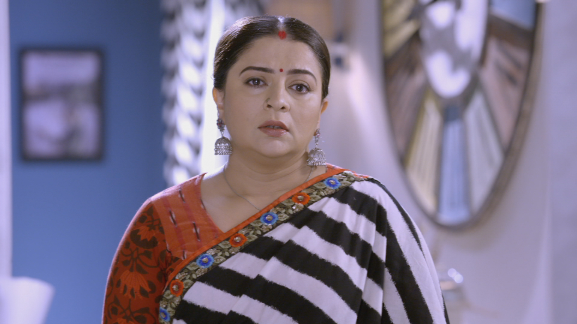 Watch Indiawaali Maa Episode No. 55 TV Series Online - Kaku Begins Her ...