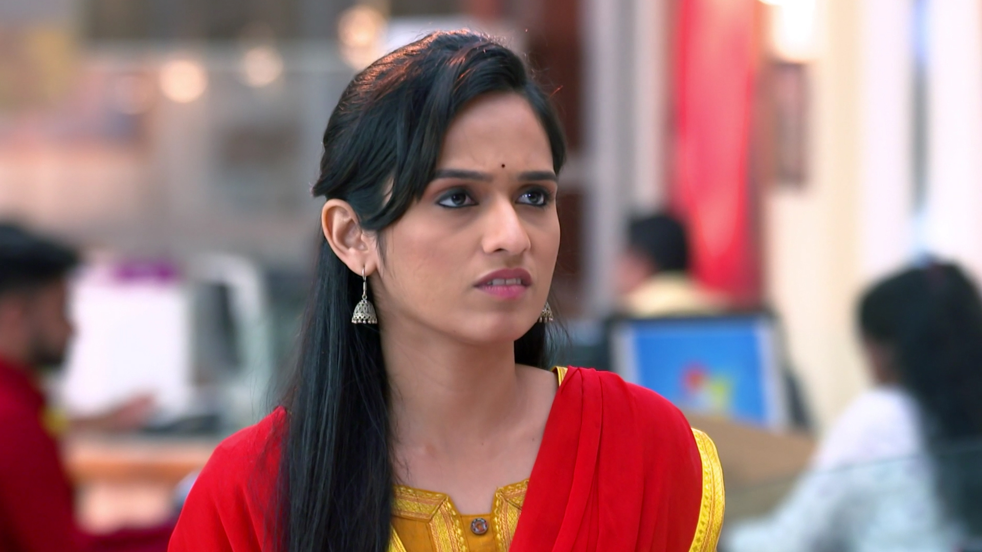 Watch Kkusum Episode No. 3 TV Series Online - Kkusum Applies For Loan ...