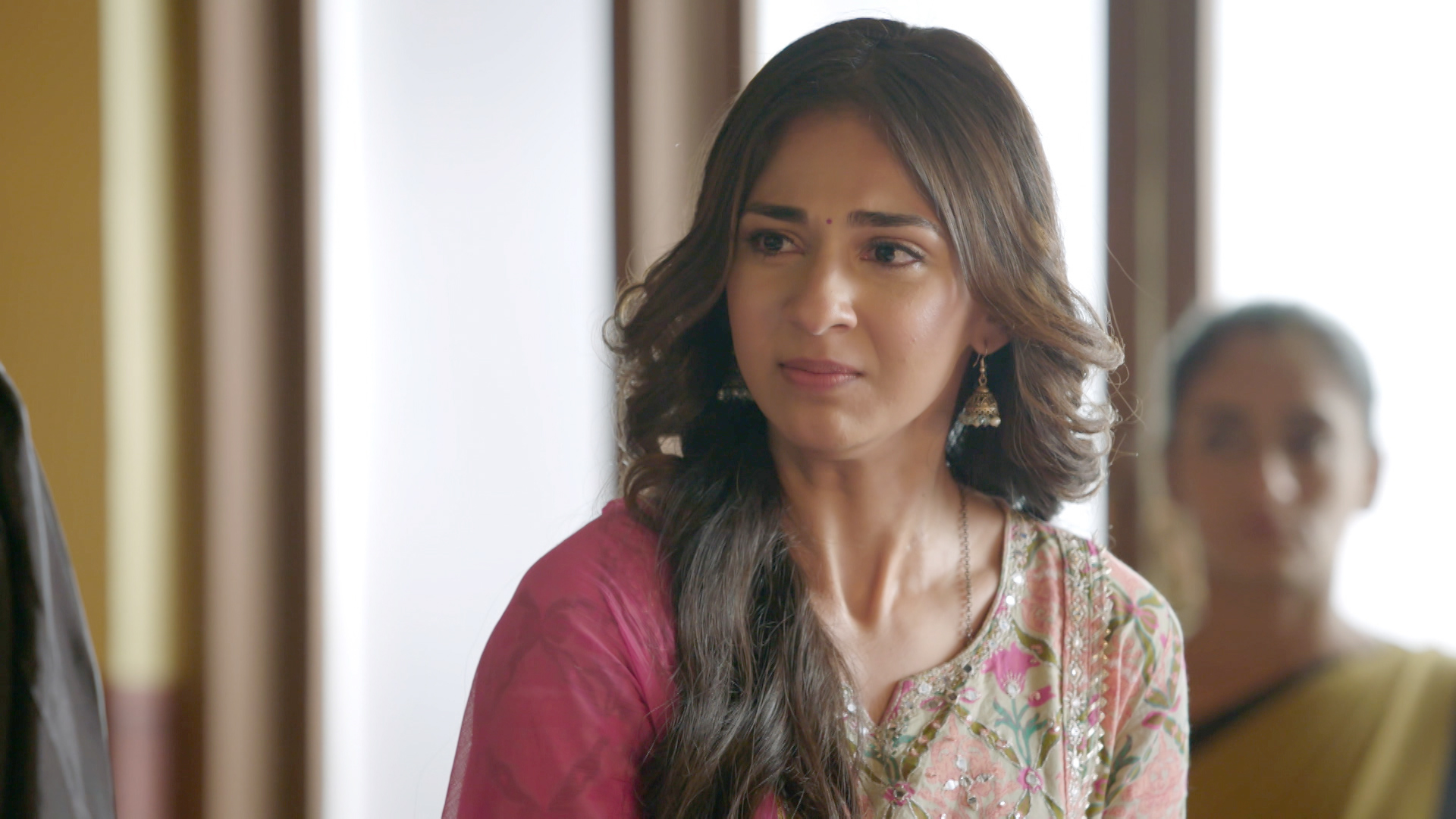 Watch The Court Case from Mose Chhal Kiye Jaaye online - SonyLIV