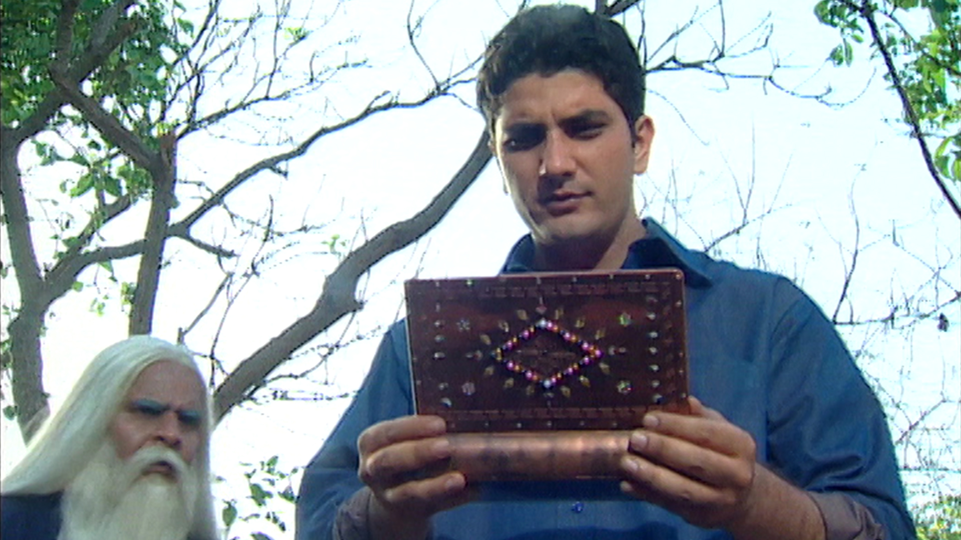 Watch Achanak 37 Saal Baad Episode no. 112 TV Series Online - Dost Aur ...