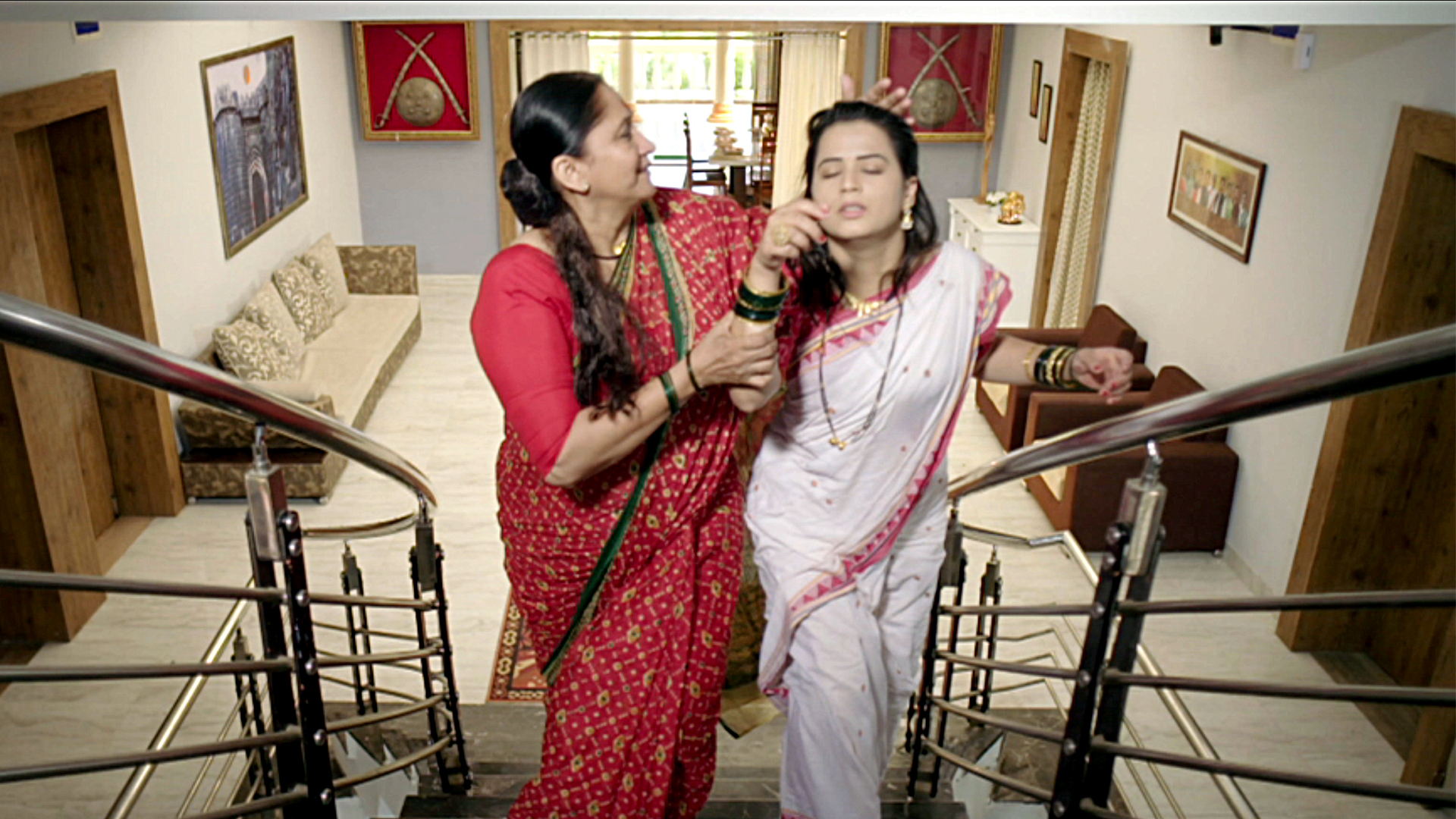 Watch Aai Mazhi Kalubai Episode No. 42 TV Series Online - Divine ...