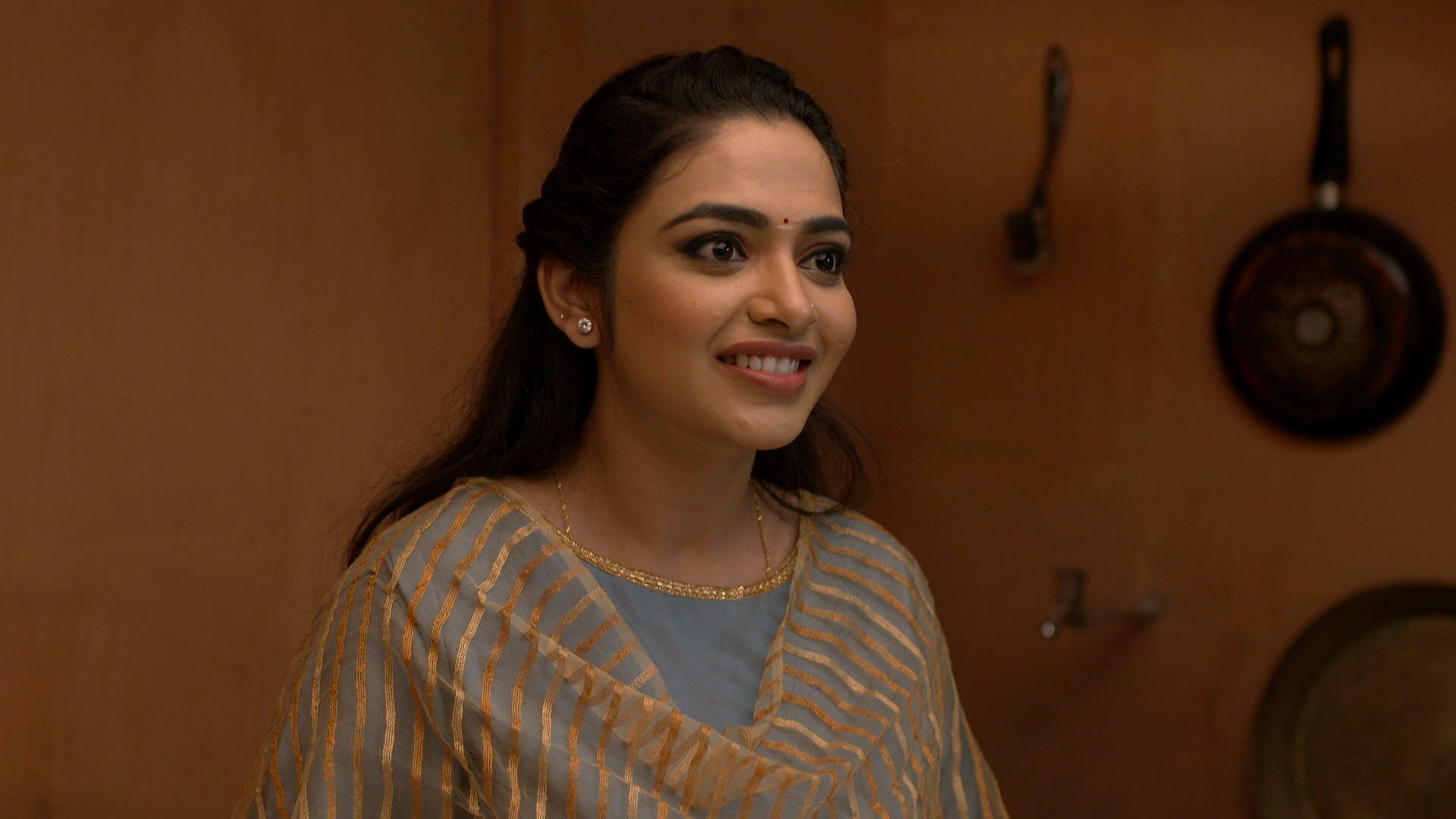 Watch Jivachi Hotiya Kahili Episode no. 42 TV Series Online - Nauvari Saadi - Sony LIV