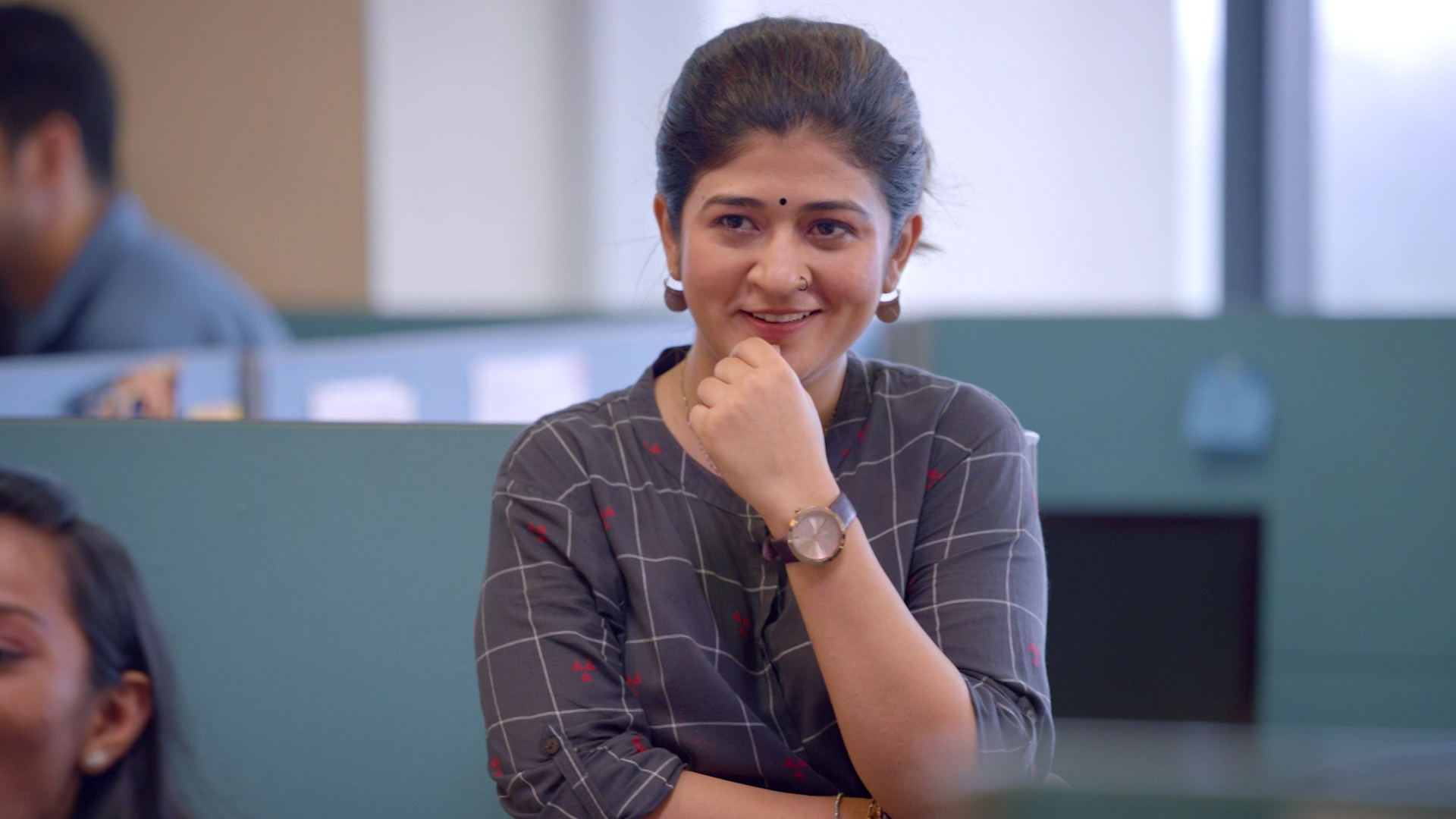 Watch Cubicles Episode No. 5 TV Series Online - System Down - SonyLIV