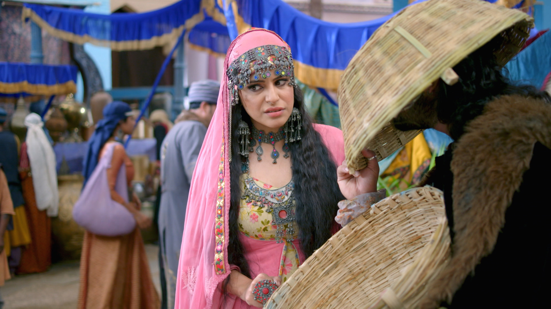 Watch Alibaba - Dastaan-e-Kabul Episode no. 25 TV Series Online - Simsim's Betrayal - Sony LIV