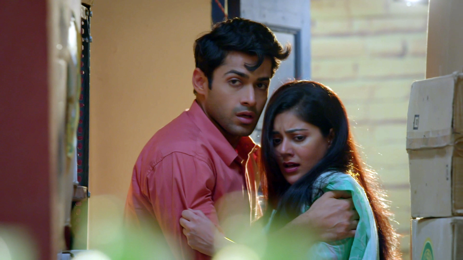 Watch Sab Satrangi Episode no. 64 TV Series Online - The Warning Shots ...