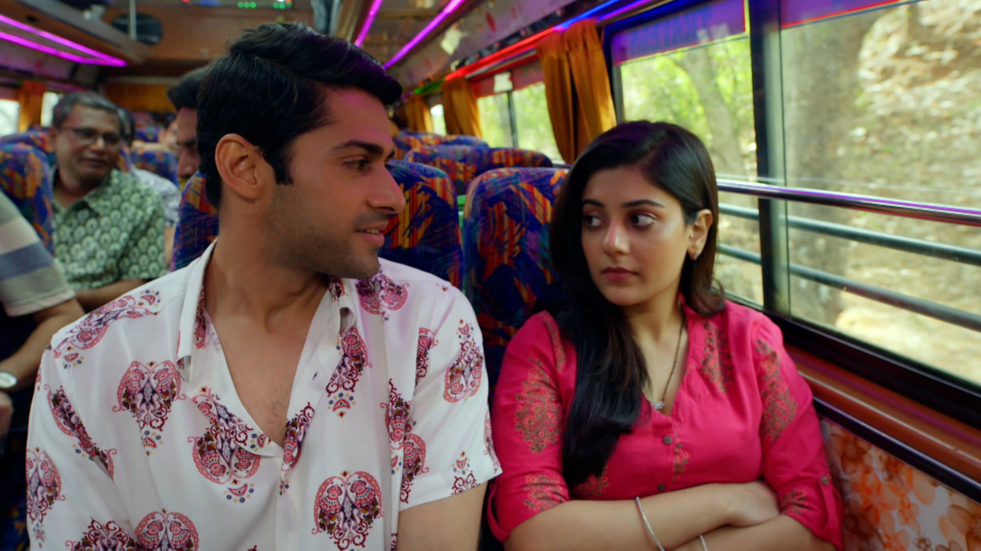 Watch Sab Satrangi Episode no. 53 TV Series Online - Mauryas Ki Picnic ...