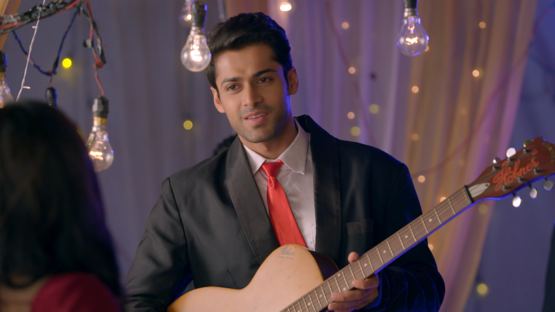 Watch Sab Satrangi Episode no. 71 TV Series Online - Mannu's Proposal ...