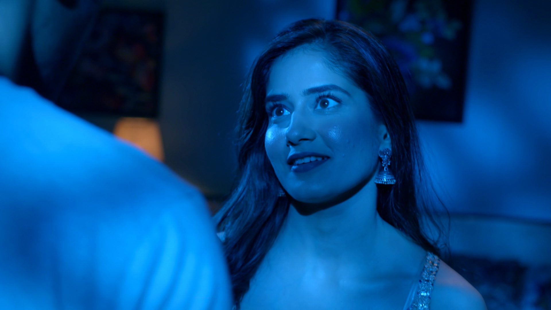 Watch Sab Satrangi Episode no. 91 TV Series Online - Shweta Lures Mannu ...