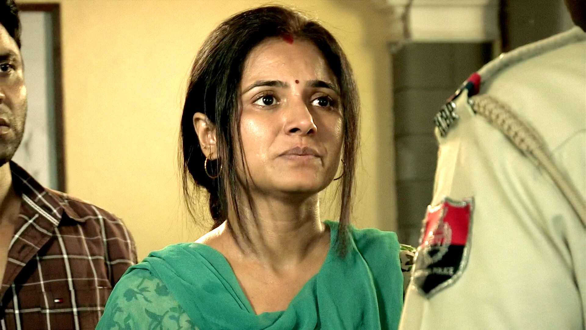 Watch Crime Patrol Dial 100 Episode no. 6 TV Series Online - Dushkarm ...