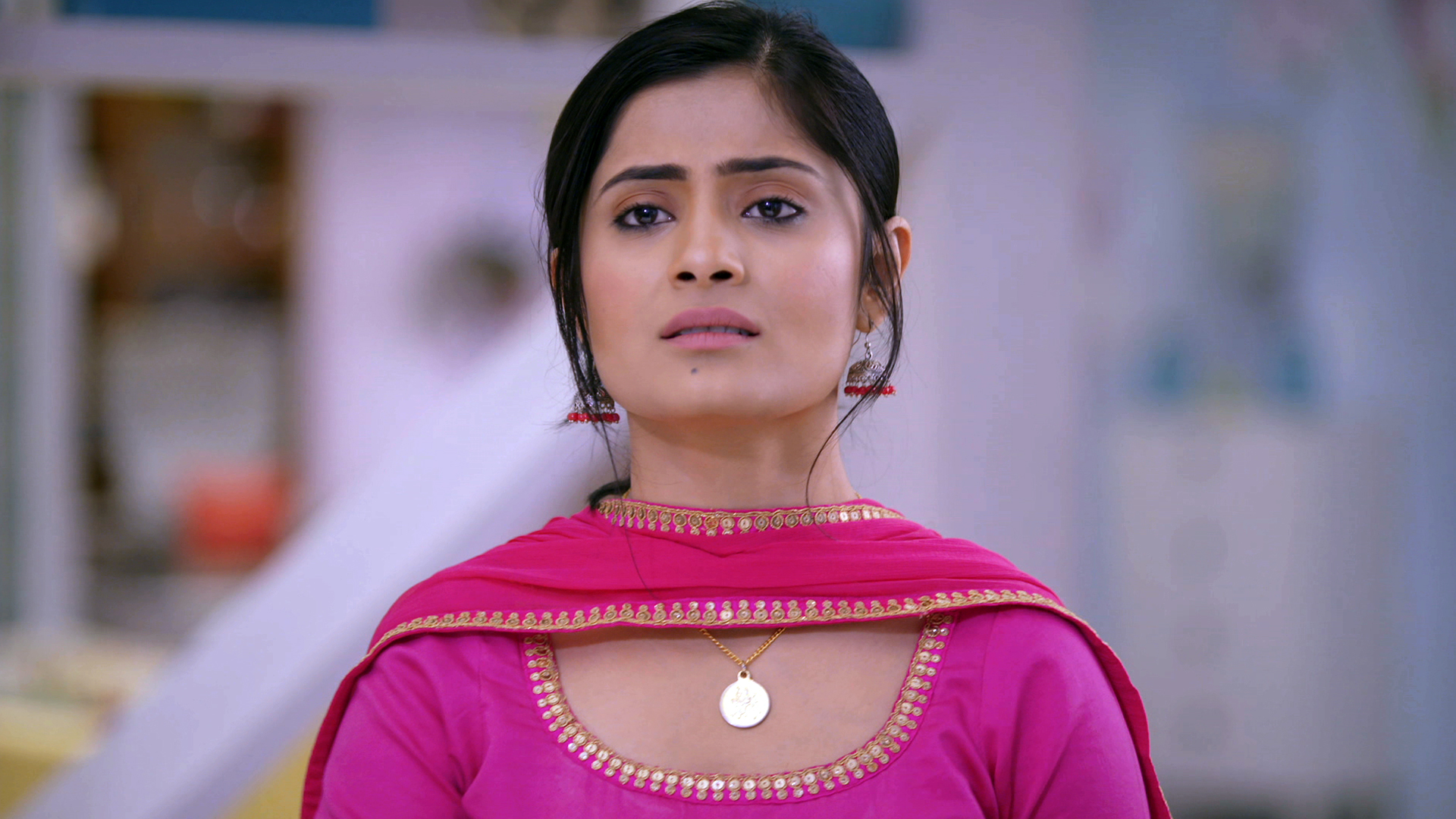 Watch Super Sisters Episode No. 33 TV Series Online - The Magic Apple ...