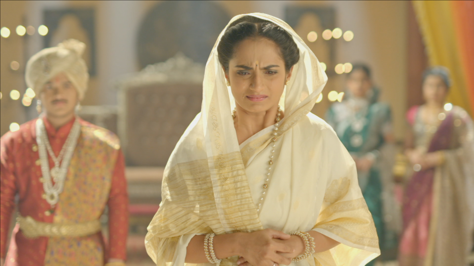 Watch Ahilya Ki Malerao Se Shikayat Full HD Video Clips on Sony LIV