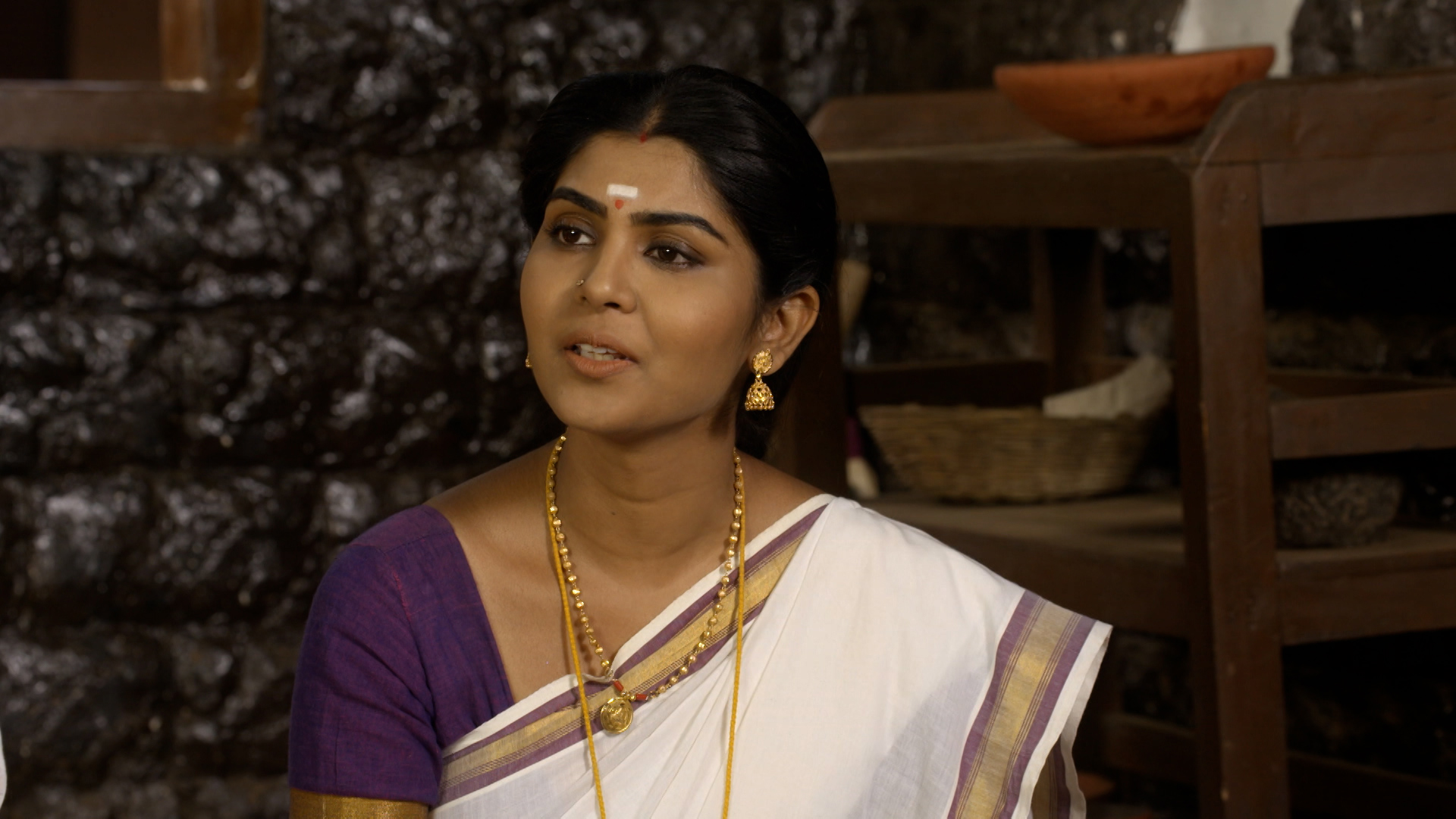 Watch Nashik Ka Vyaapari Full HD Video Clips on Sony LIV